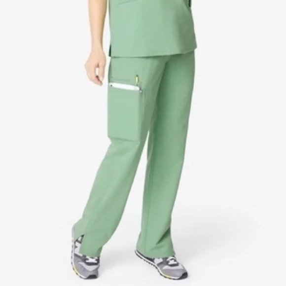 Figs | Pants & Jumpsuits | Figs Kade Cargo Scrub Pants Jade Green ...